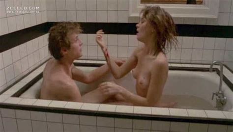 Голая Бриджит Фонда в фильме Ария 1987 ZCELEB