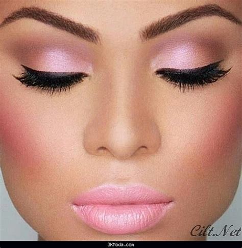 Pembe Makyaj Örnekleri 3K Moda