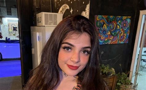 Cómo lucía Karely Ruiz cuando tenía 16 años y sin cirugías