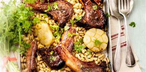 Côtelettes dagneau au miel et aux épices flageolets et ail confit