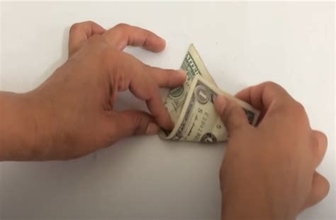 C Mo Doblar Un D Lar En Tri Ngulo Para La Buena Suerte