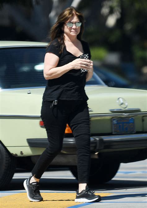Food Networks Valerie Bertinelli 63 Flaunts Weight Loss In Tight Pants After Revealing Shes
