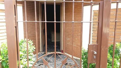 Idoso de 82 anos morre e sua mulher fica gravemente ferida após casa