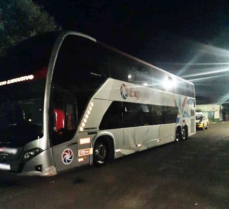 Goionews Bandidos assaltam ônibus e obrigam passageiros a ficarem nus