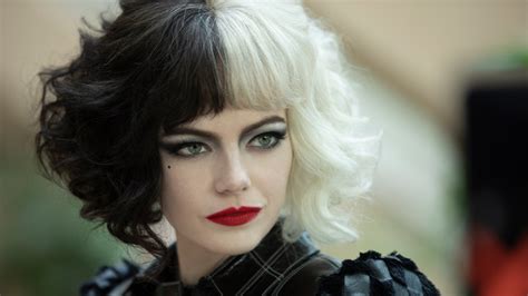 Emma Stone Cruella Poster Emma Stone Is An Edgy Cruella De Vil In First Cruella Trailer