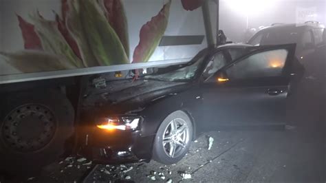 VIDEO Un șofer român de TIR a fost implicat într un accident cu morți
