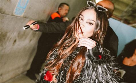 Univ Espectaculos On Twitter Danna Paola Se Da Tremendo Beso Con Una
