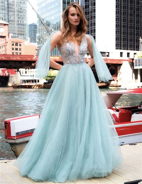 Vestido largo de fiesta con bordado de pedrería INVITADISIMA