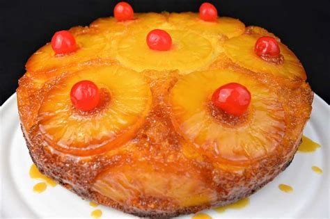 Volteado de piña con caramelo