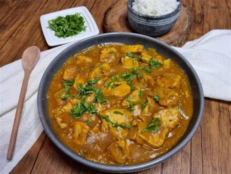 Receita Fácil Frango ao curry leite de coco opção pronta em 50