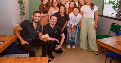 DIVIRTA CE Sonrisal reúne jornalistas e influencers no Nupê Café para