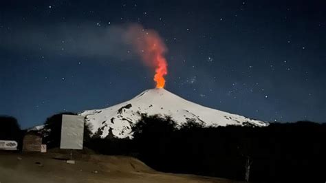 Registran incandescencia del volcán Villarrica que alcanzó los 220