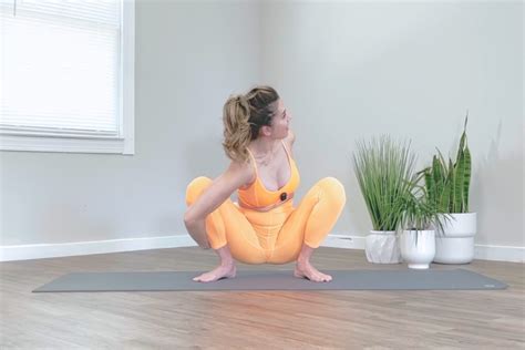 Ultimate Guide How To Garland Pose Yogi Squat Malasana Anatomy Break