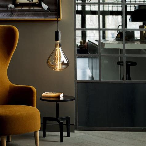 Ampoule déco LED XXL à filaments SYDNEY en verre fumé noir Keria et