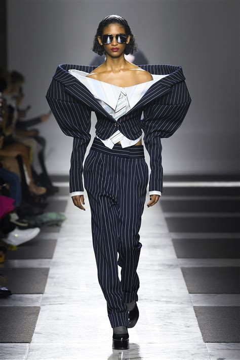 Viktor Rolf Couture Fall 2022 PHOTOS