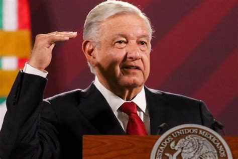 Confirma AMLO compra de Mexicana de Aviación 8 Columnas