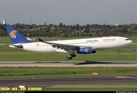 SU GCH EgyptAir Airbus A330 243 Photo by Björn Wylezich ID 1589428