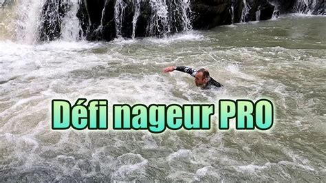 Défi nageur pro nager contre le courant courant fort rapide d une