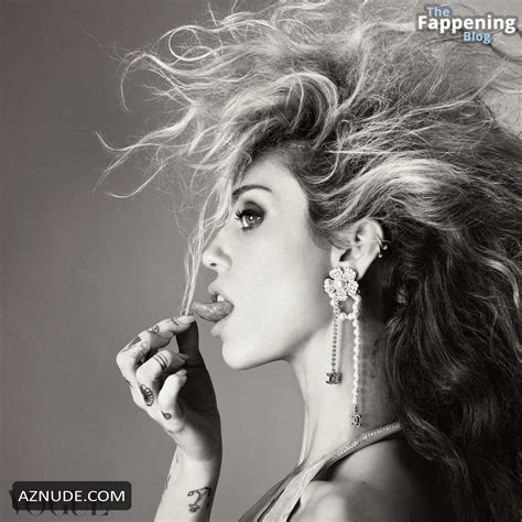 Miley Cyrus Strips Down For Sexy Vogue Uk Photoshoot AZNude