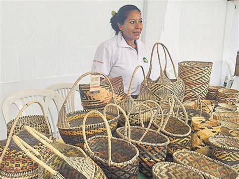 Tejen Canastos Y Conservan Identidad El Diario Ecuador