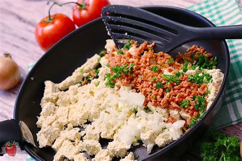 HeftigVegan Veganes Rührei mit Speck Scrambled Tofu