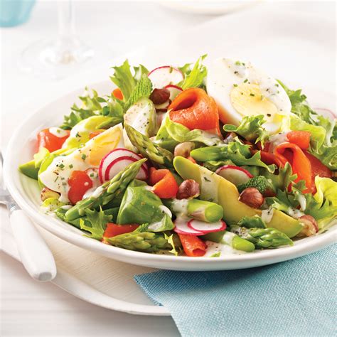 Salade dasperges au saumon fumé et avocats Les recettes de Caty