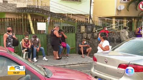 Moradores reclamam da demora e filas nos testes de Covid em São Gonçalo