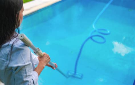 Como Limpiar Una Piscina Trucos Y Consejos 2022