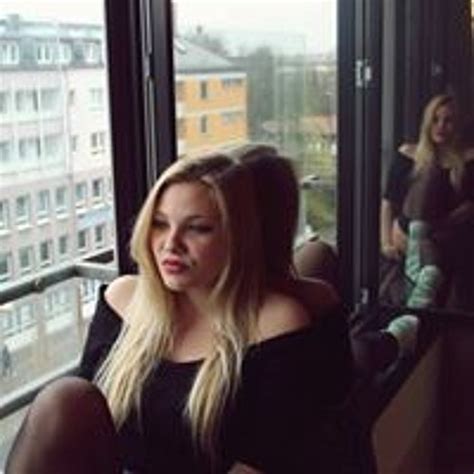 Stream Nathalie Rzk Music Listen To Songs Albums Playlists For Free