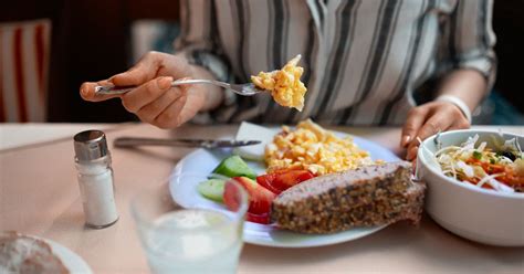Breakfast With 30 Grams Of Protein For Hormone Balance