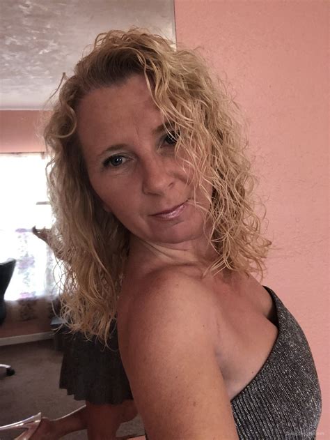 Naughtyslutj Is Posing Naked For Her Bulls