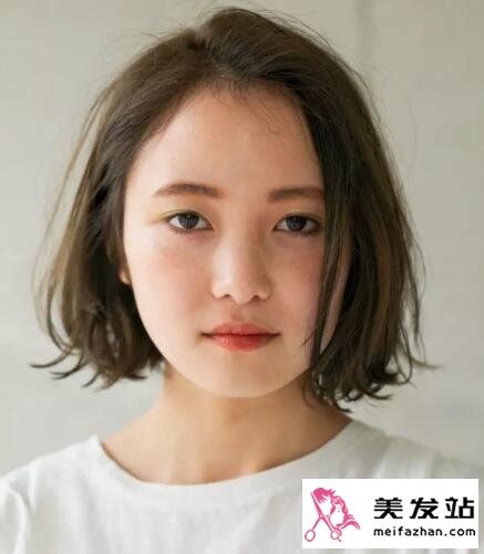 圆脸女生适合剪什么短发 显瘦日系短发率性又好看 女生短发 美发站