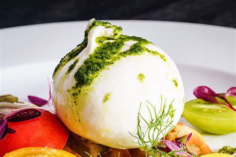 Qué es la burrata En qué se diferencia de la mozzarella