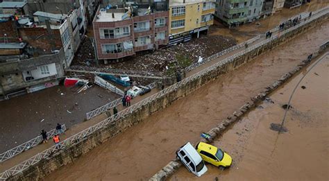 Son Dakika Deprem Bölgesindeki Sel Felaketinde Can Kaybı 18 e Yükseldi