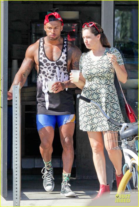 Kelly Brooks Fiance David Mcintosh Is Too Sexy For His Shirt On Venice