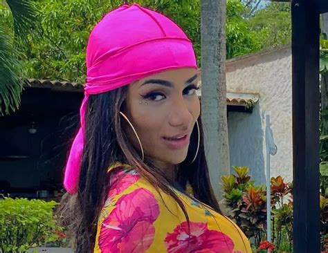 Laura Saenz — Onlyfans Biography Net Worth And More