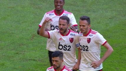 Arrascaeta completa 28 anos nesta quarta veja gols e estatísticas dele