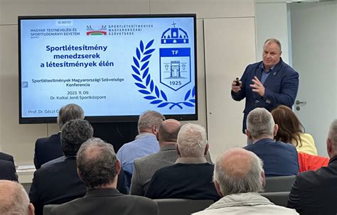 Magyar Testnevelési és Sporttudományi Egyetem SMSZ emlékdíjat kapott