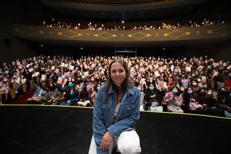 La Escritora Alice Kellen Triunfa Con Sus Libros En Todo El Mundo