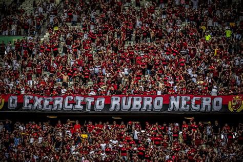 Pesquisa aponta Fla e Corinthians maiores torcidas do país veja