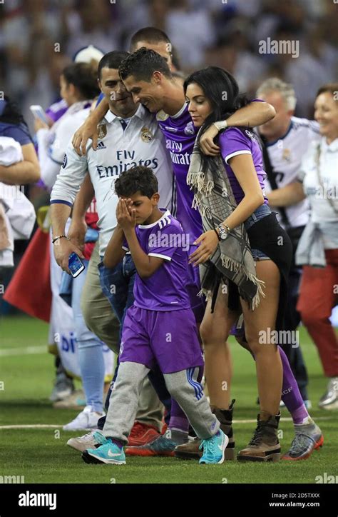 Real Madrids Cristiano Ronaldo Sein Sohn Cristiano Ronaldo Jr Und