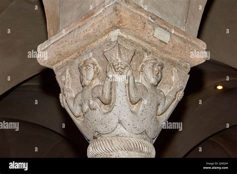 Sirene Bicaudate Capitello Della Cripta Scuola Di Wiligelmo XI
