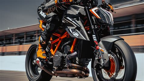 2023 KTM 1290 Super Duke RR Specs Features Photos