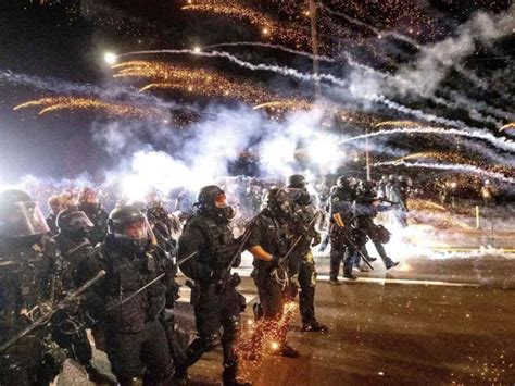 Cumplen 100 días de protestas contra policías