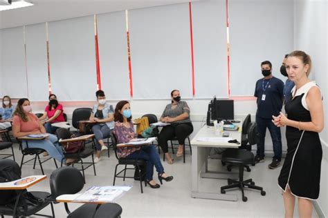 Assistência Social promove curso de Libras para servidores Marília