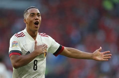 Newcastle S Immisce Dans Le Dossier Youri Tielemans