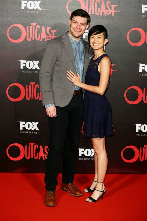 Does Patrick Fugit Have A Wife Jenny Del Rosario Is The Actor S