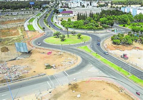 La obras de la rotonda quitarán un carril por sentido en la avenida de