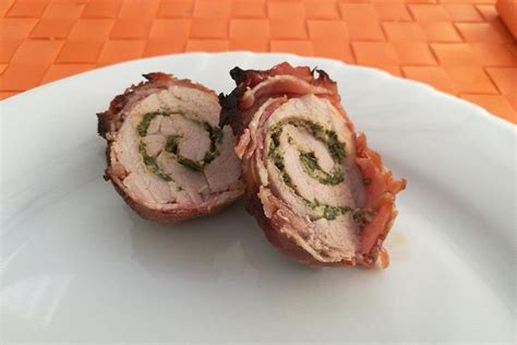 Gefülltes Schweinefilet im Speckmantel vom Grill von Elektroelefant