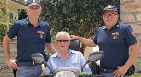 Nonno Vinicio Cade In Un Canale Poliziotti Eroi Lo Salvano Tirandolo Con Una Fune Prima La